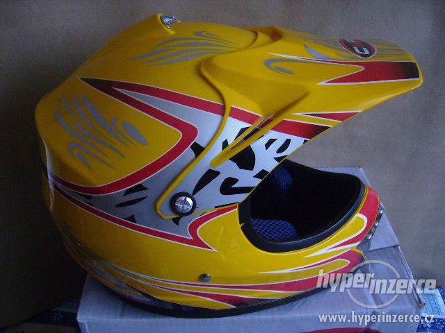 Moto helmy, moto přilbycestovní i krosové nové zabalené - bazar ...