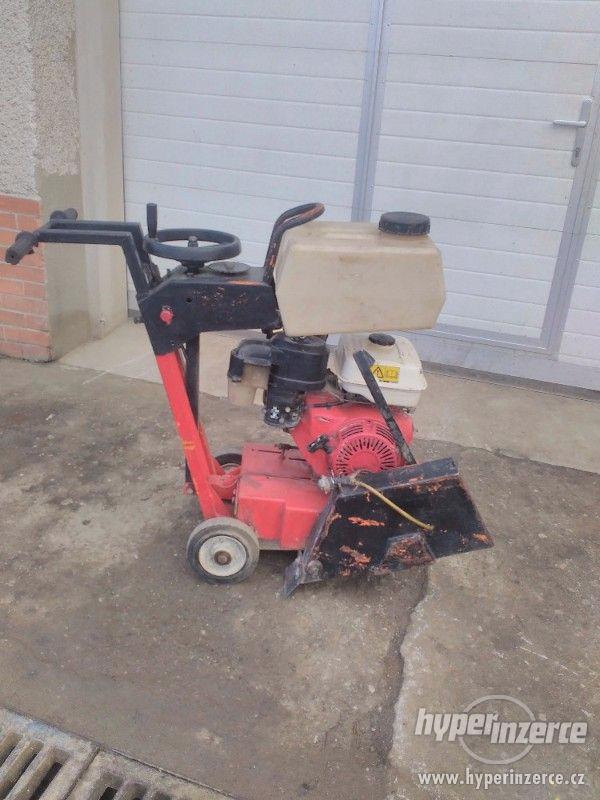 Motorový řezač spár - Norton clipper C99 - bazar - Hyperinzerce.cz