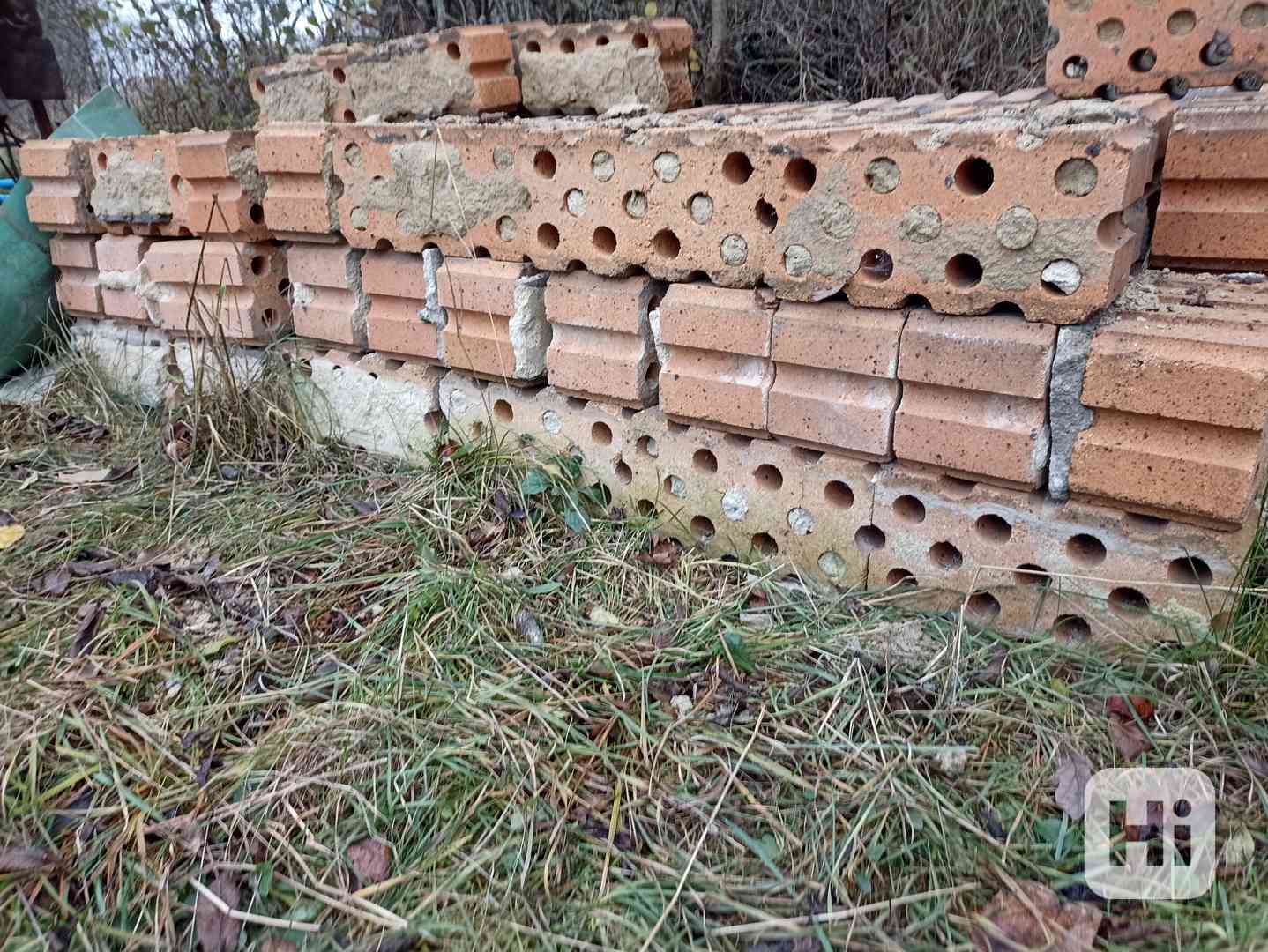 Šamotové cihly 4 druhy,roury 180 (v Jevíčko) - bazar - Hyperinzerce.cz
