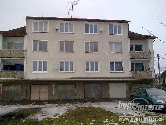 Byt 3+1 s balkonem - bazar - Hyperinzerce.cz