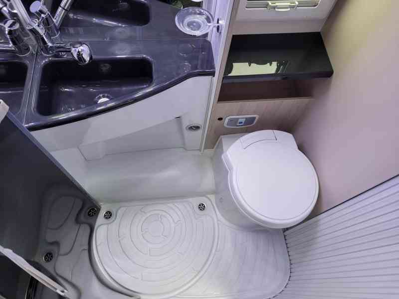 Ford 2.0TDCi 130PS Challenger C194 - bazar - Hyperinzerce.cz