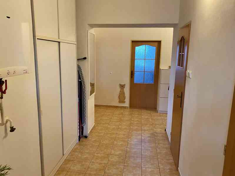 Prodej bytu 3+1 Krnov Mikulášská ul. s garáží - bazar - Hyperinzerce.cz