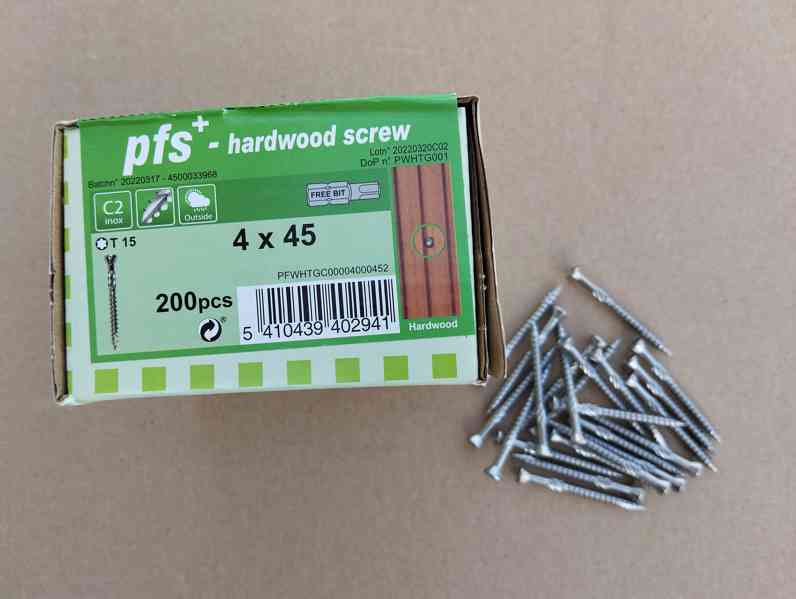 Terasové nerezové vruty 4x30 TORX, 200ks +BIT - bazar - Hyperinzerce.cz