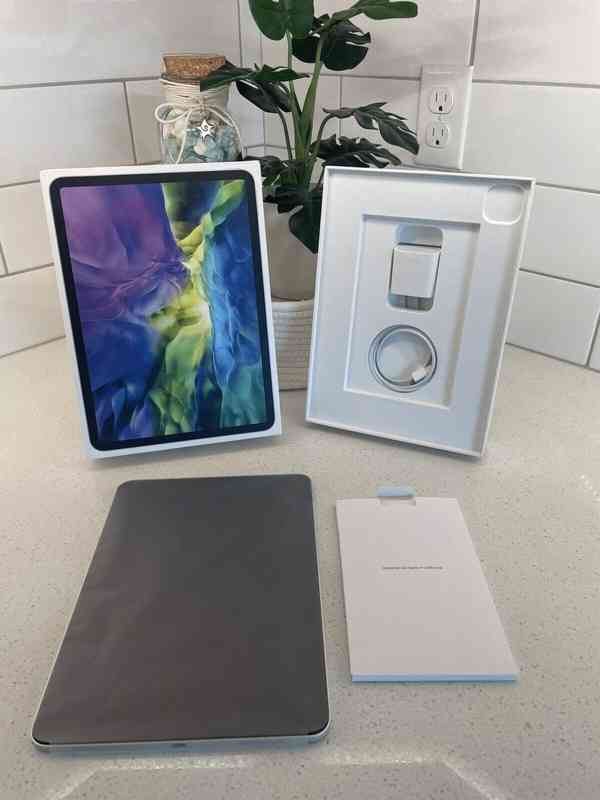 Apple iPad Pro 11in 2nd Gen - 256GB Silver - bazar - Hyperinzerce.cz