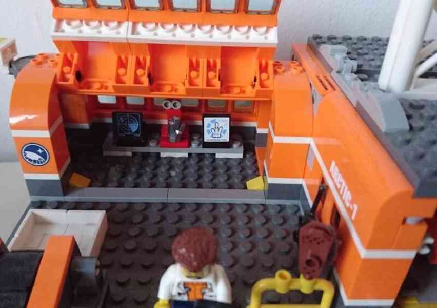 Prodám Lego Polární základní tábor a Polární helikoptéra - bazar ...