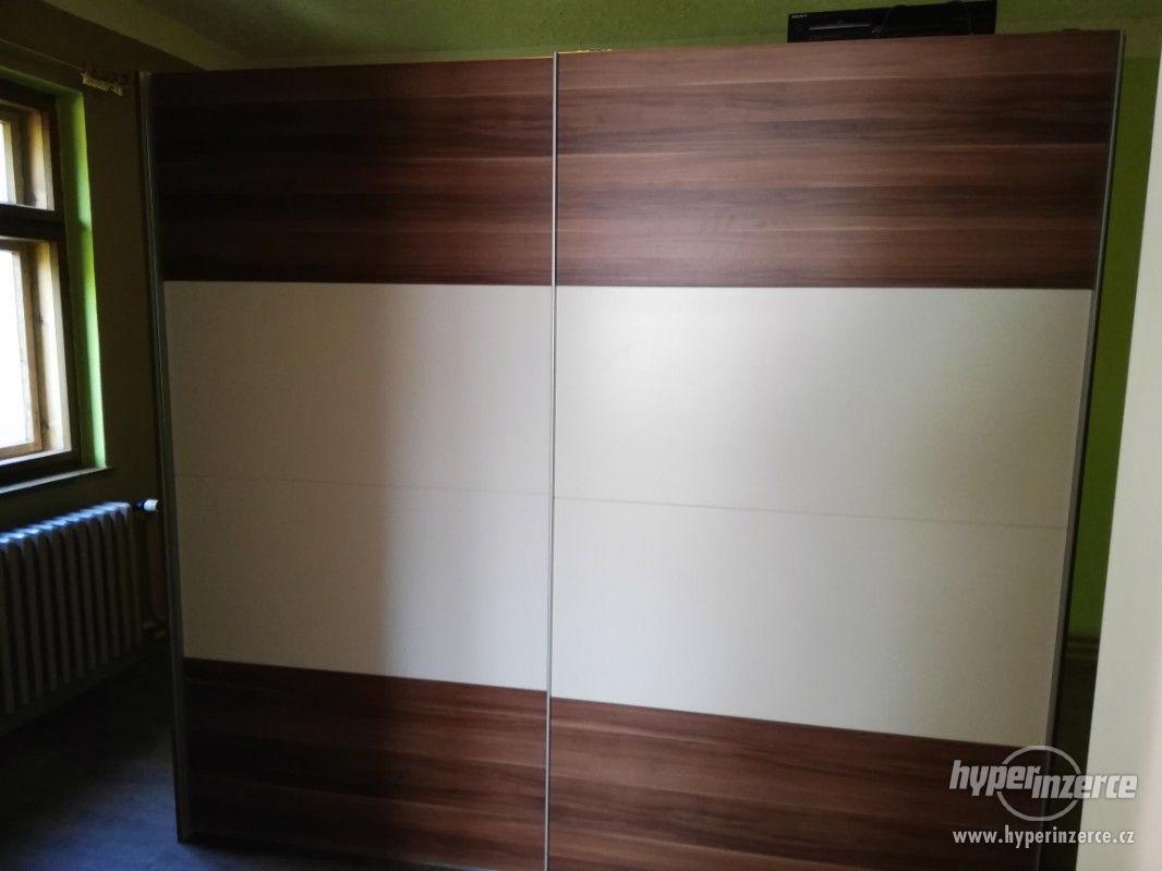 Šatní skříň (Mobelix) - bazar - Hyperinzerce.cz