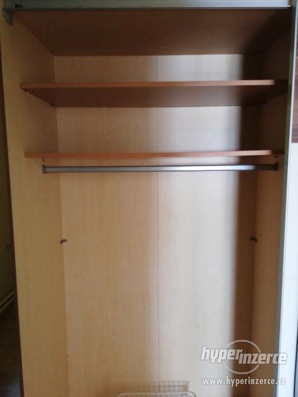 Šatní skříň (Mobelix) - bazar - Hyperinzerce.cz
