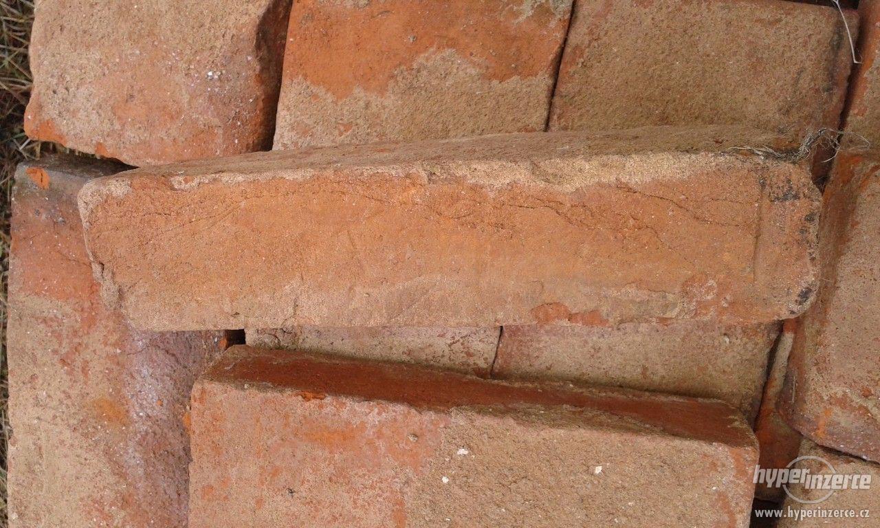 Staré cihly dobře pálené - bazar - Hyperinzerce.cz