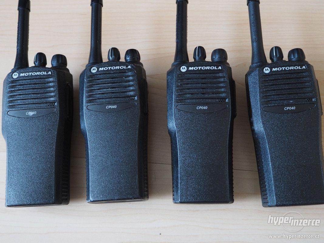 4 radiostanice MOTOROLA CP040 UHF za půlku ceny - bazar - Hyperinzerce.cz