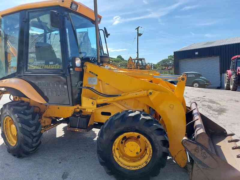 Rýpadlo-nakladač JCB 2CX street master - bazar - Hyperinzerce.cz