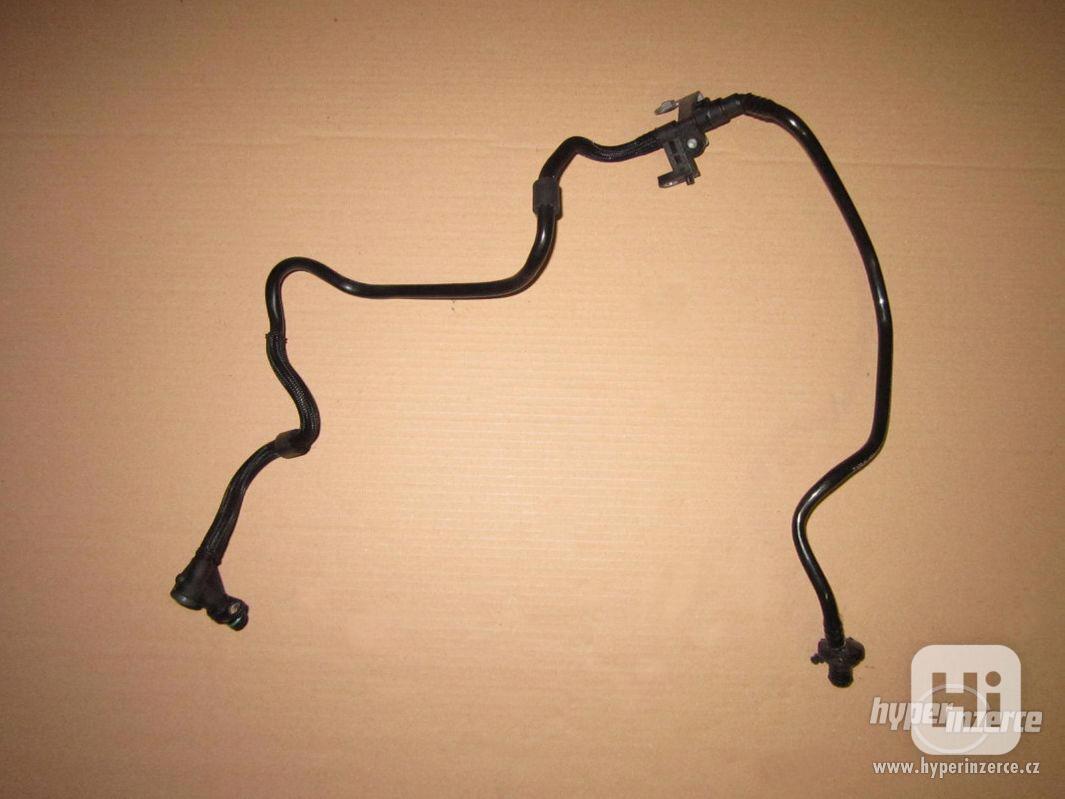 Podtlak hadice 5N0612041BL Audi Q3 2,0TDI 2017 - bazar - Hyperinzerce.cz