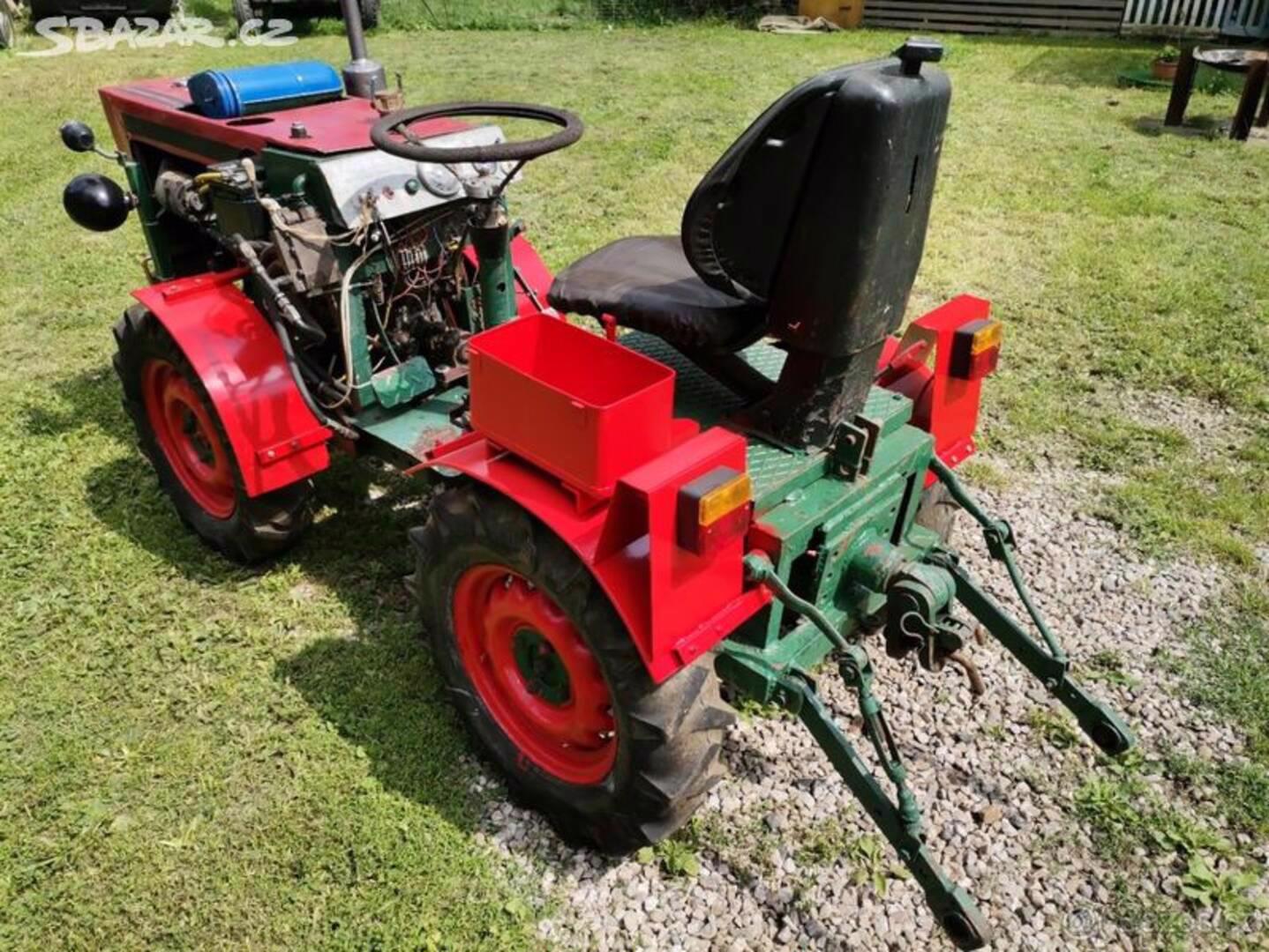 Malotraktor kloubový, 4x4, hydraulika, ramena - bazar - Hyperinzerce.cz