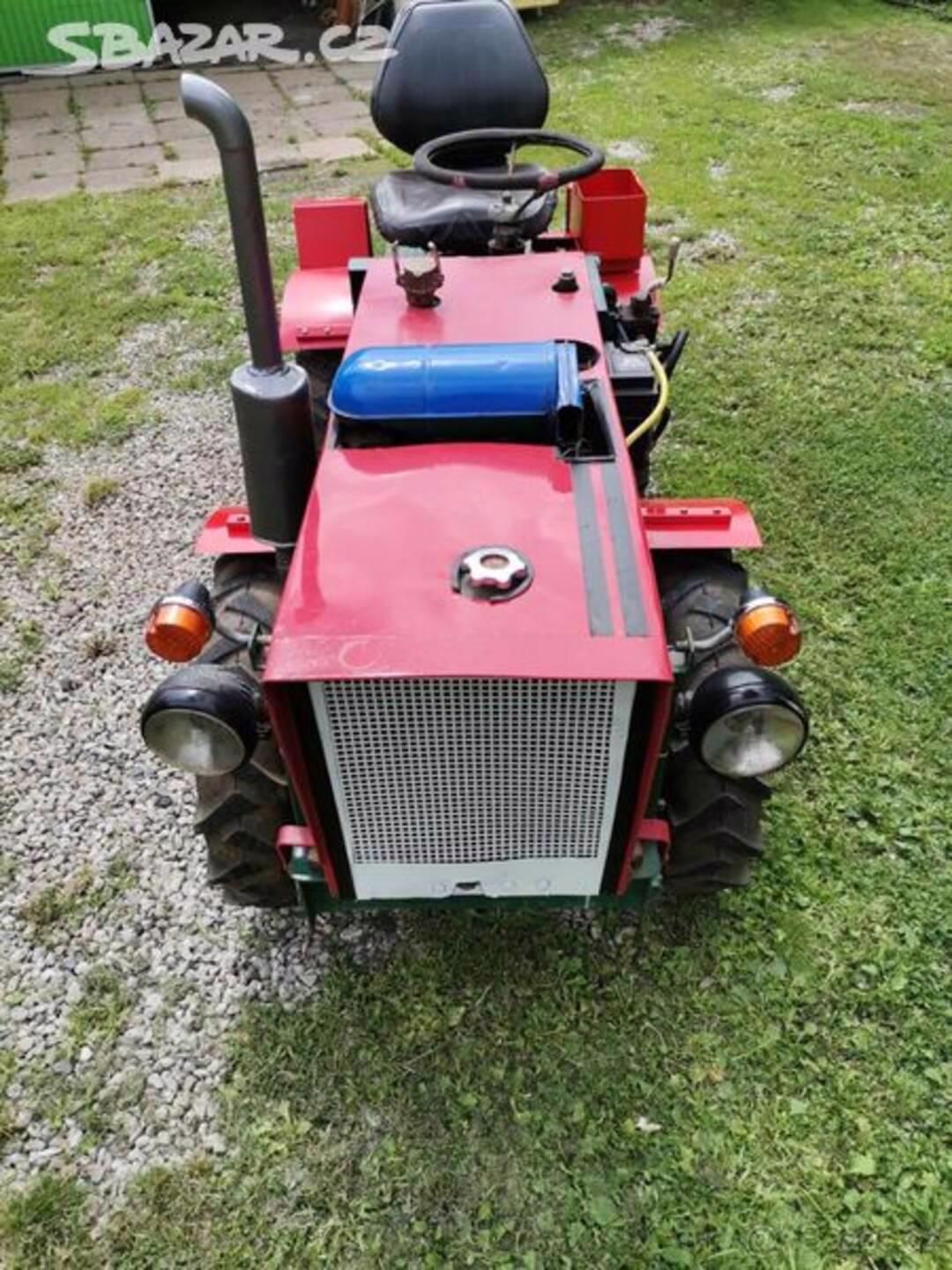 Malotraktor kloubový, 4x4, hydraulika, ramena - bazar - Hyperinzerce.cz