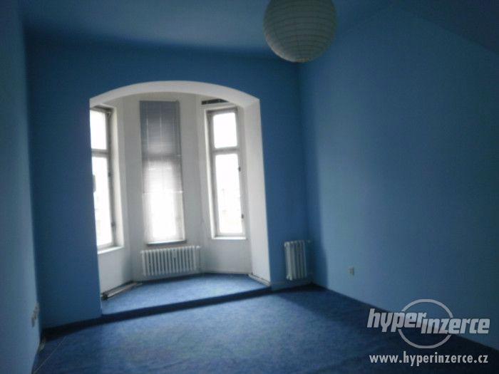 Prodej bytu 3+1 v Karlovych Varech, Vítězná 7 - bazar - Hyperinzerce.cz