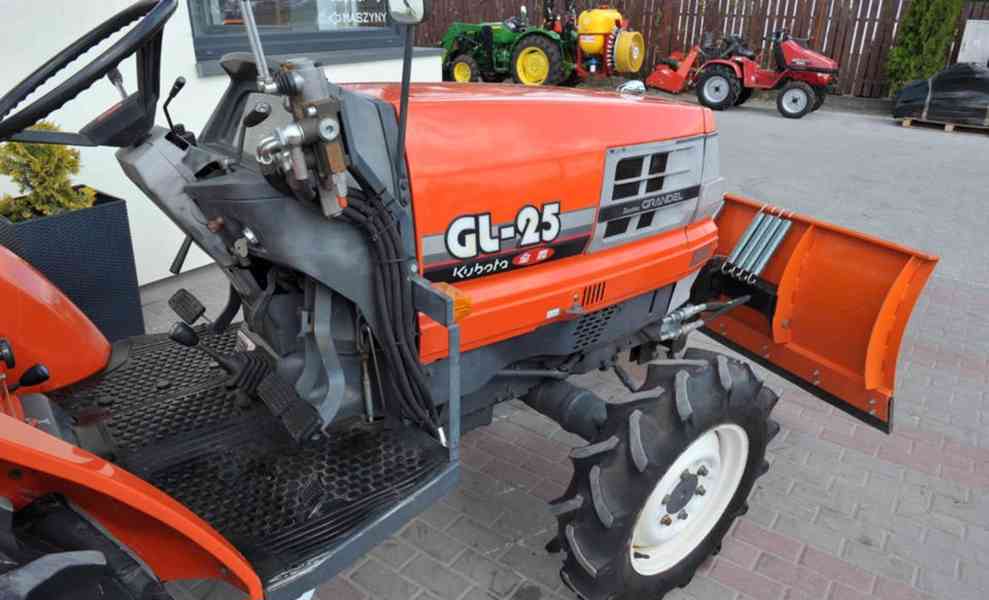 Traktor Kubota GL25 4x4 - bazar - Hyperinzerce.cz