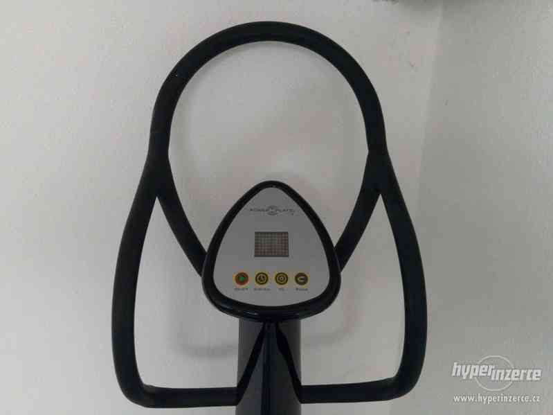 Stroj na cvičení Power Plate MY3 - bazar - Hyperinzerce.cz