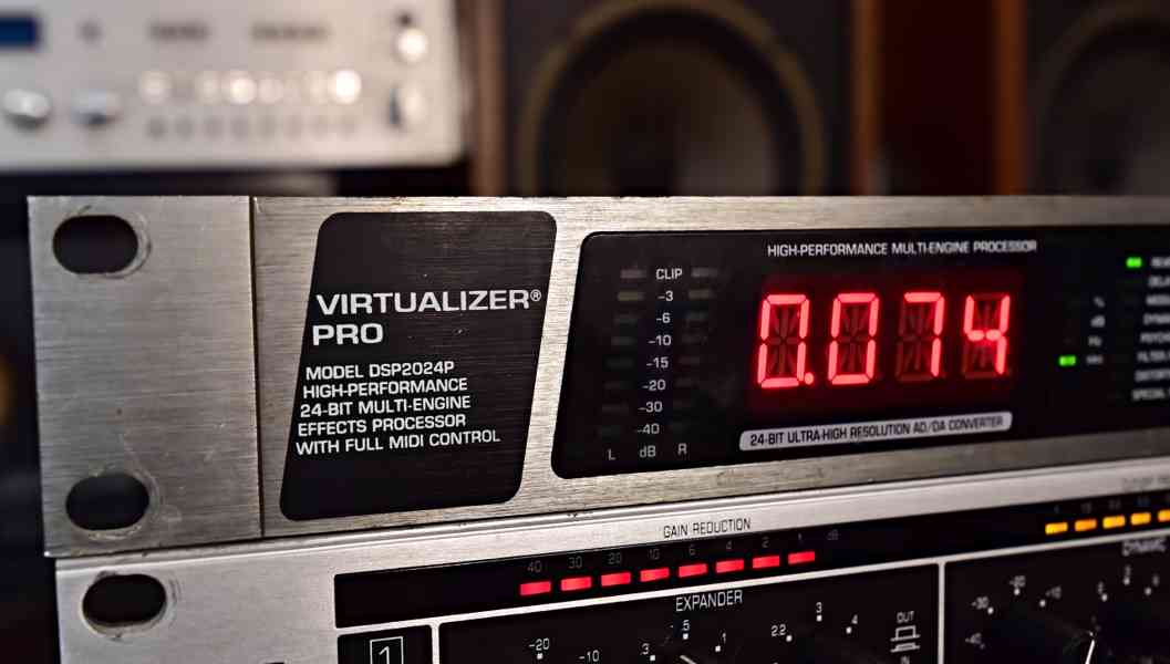 BEHRINGER VIRTUALIZER PRO DSP2024P 24-BIT, MIDI CONTROL - bazar - Hyperinzerce.cz
