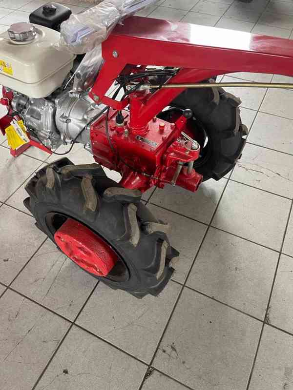 Motoblok Belorus motor HONDA 9 koni, pluh ,sekačka - bazar ...