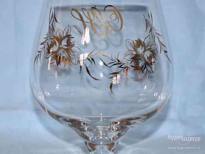 Obří číše s monogramem - bazar - Hyperinzerce.cz