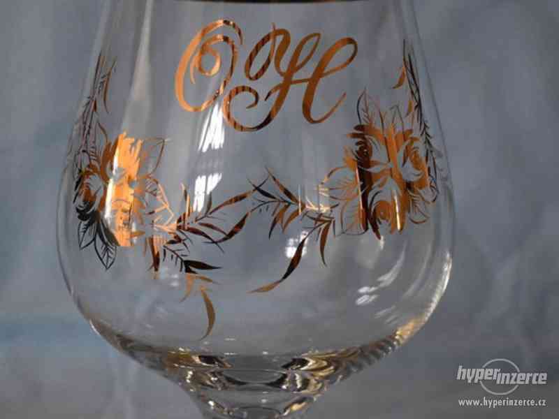 Obří číše s monogramem - bazar - Hyperinzerce.cz