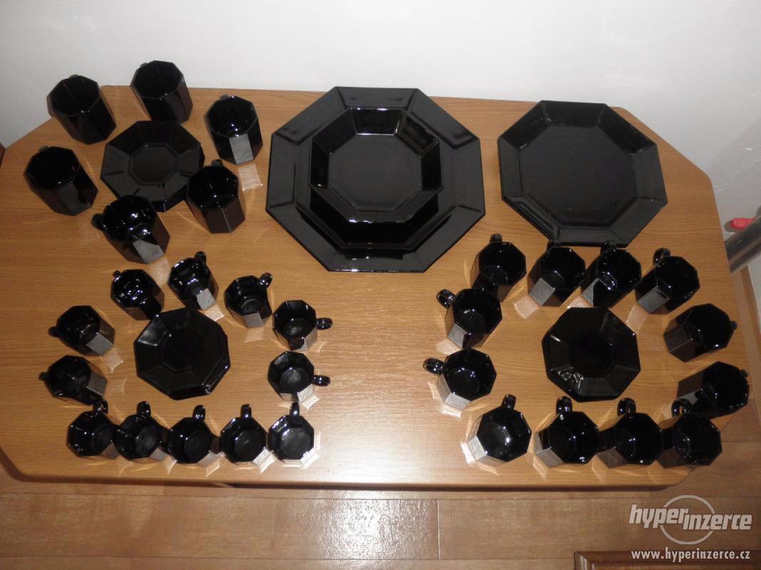 Černé sklo - sada - bazar - Hyperinzerce.cz