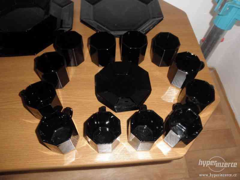 Černé sklo - sada - bazar - Hyperinzerce.cz