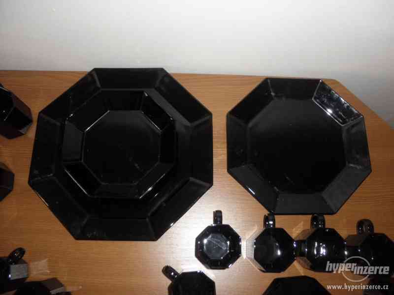 Černé sklo - sada - bazar - Hyperinzerce.cz