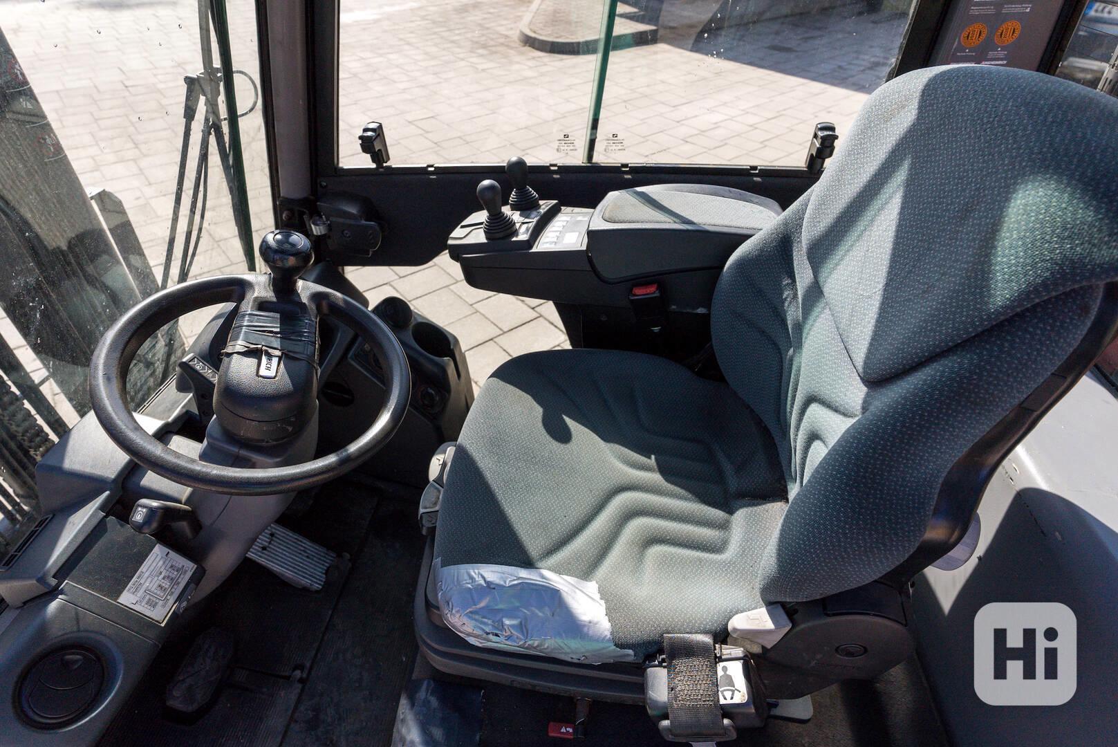 Vysokozdvižný vozík Jungheinrich TFG 320s - bazar - Hyperinzerce.cz