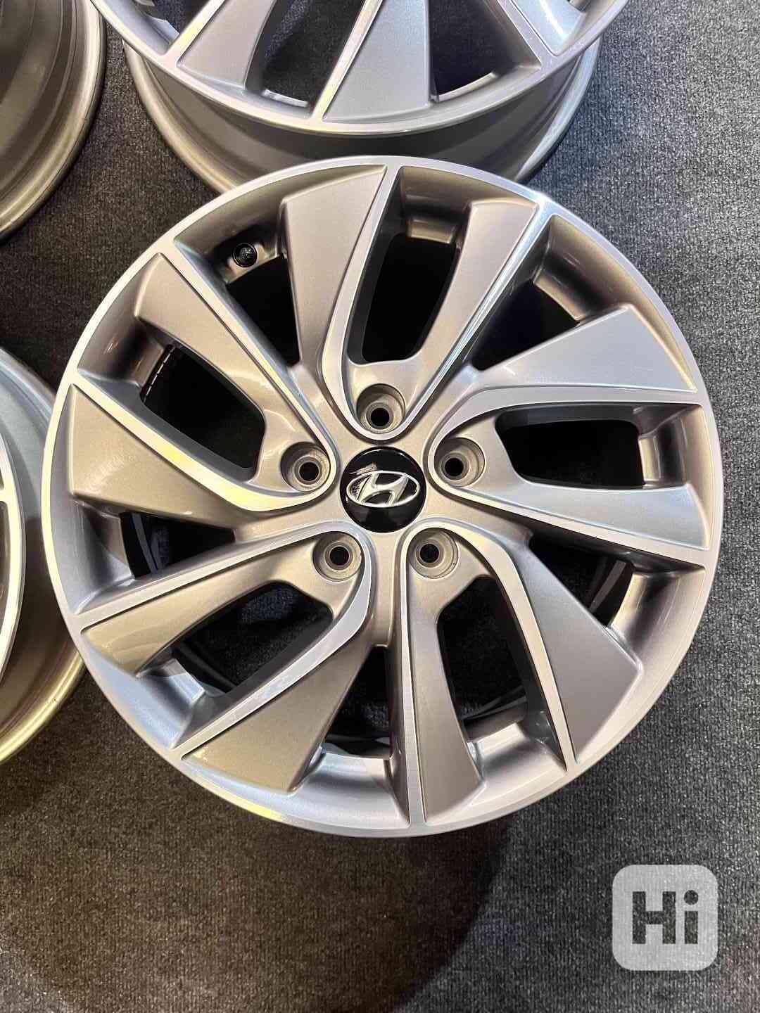 5x114,3 R17 originál disky Hyundai i30 Fastback - bazar - Hyperinzerce.cz