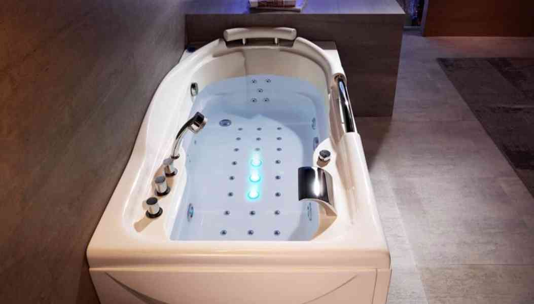 Hydromasážní vana s ohřevem - bazar - Hyperinzerce.cz