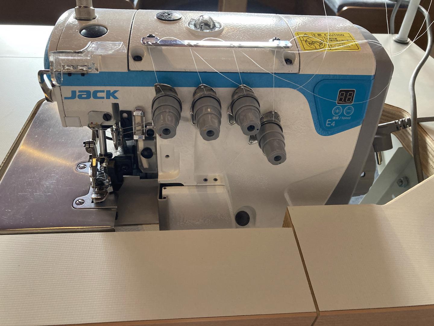 Šicí stroj JACK E4-4-83/323 - bazar - Hyperinzerce.cz