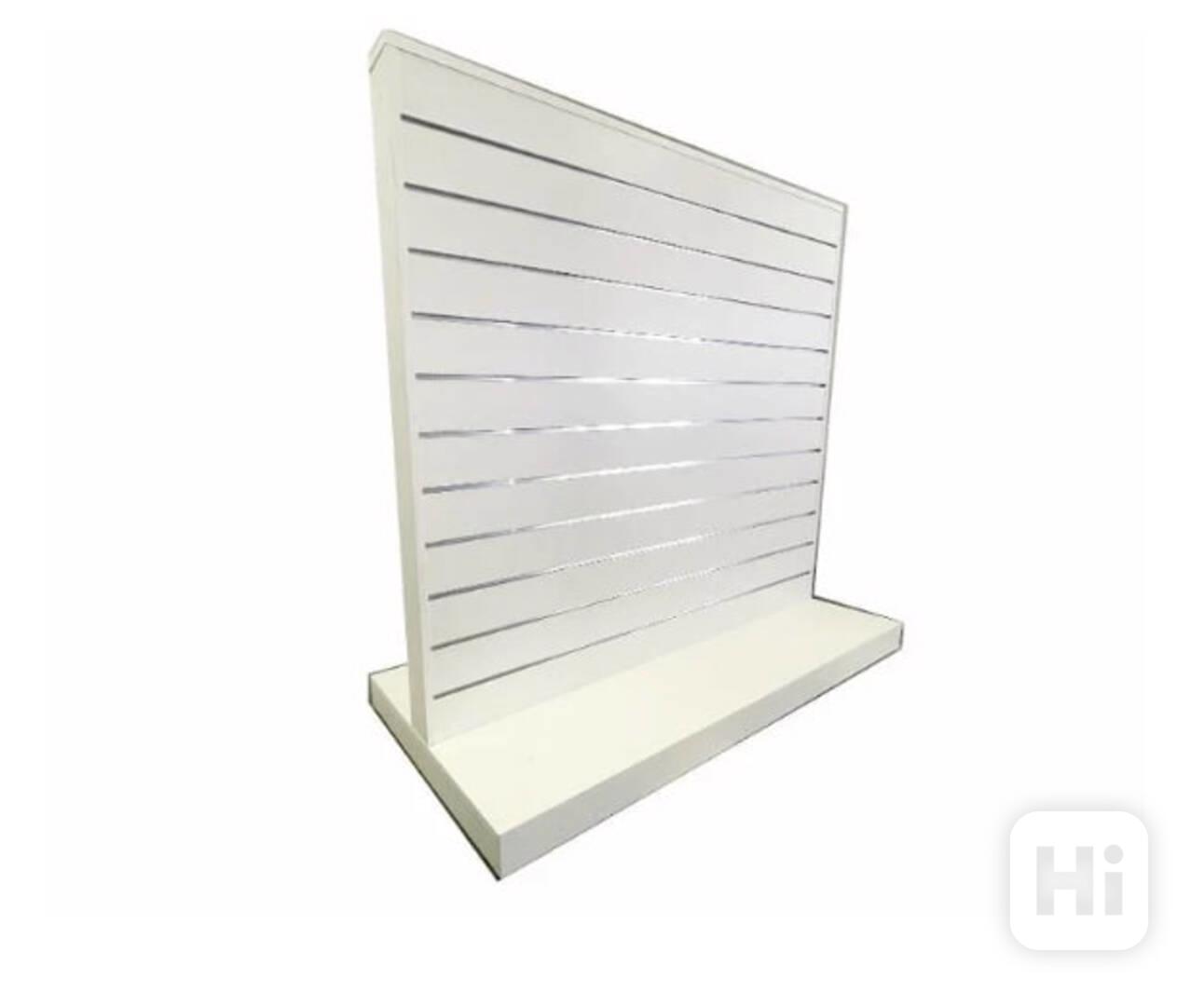Stojan do prodejny, bílý z drážkami Slatwall (Spacewall) - bazar ...
