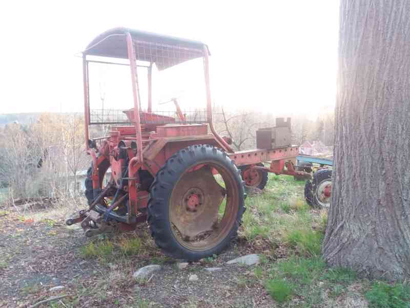 Traktor RS09 čtyř válec - bazar - Hyperinzerce.cz