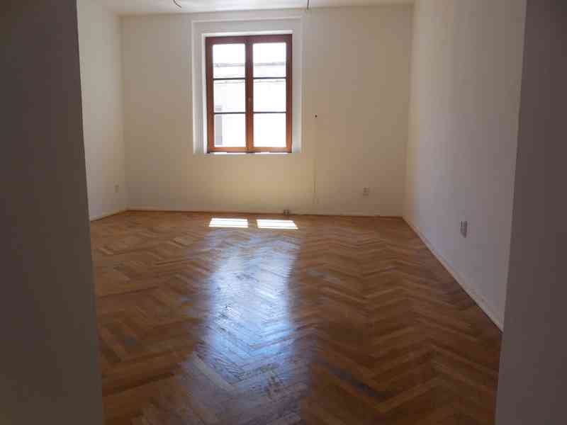 Pronájem nebytových prostor Turnov centrum - bazar - Hyperinzerce.cz